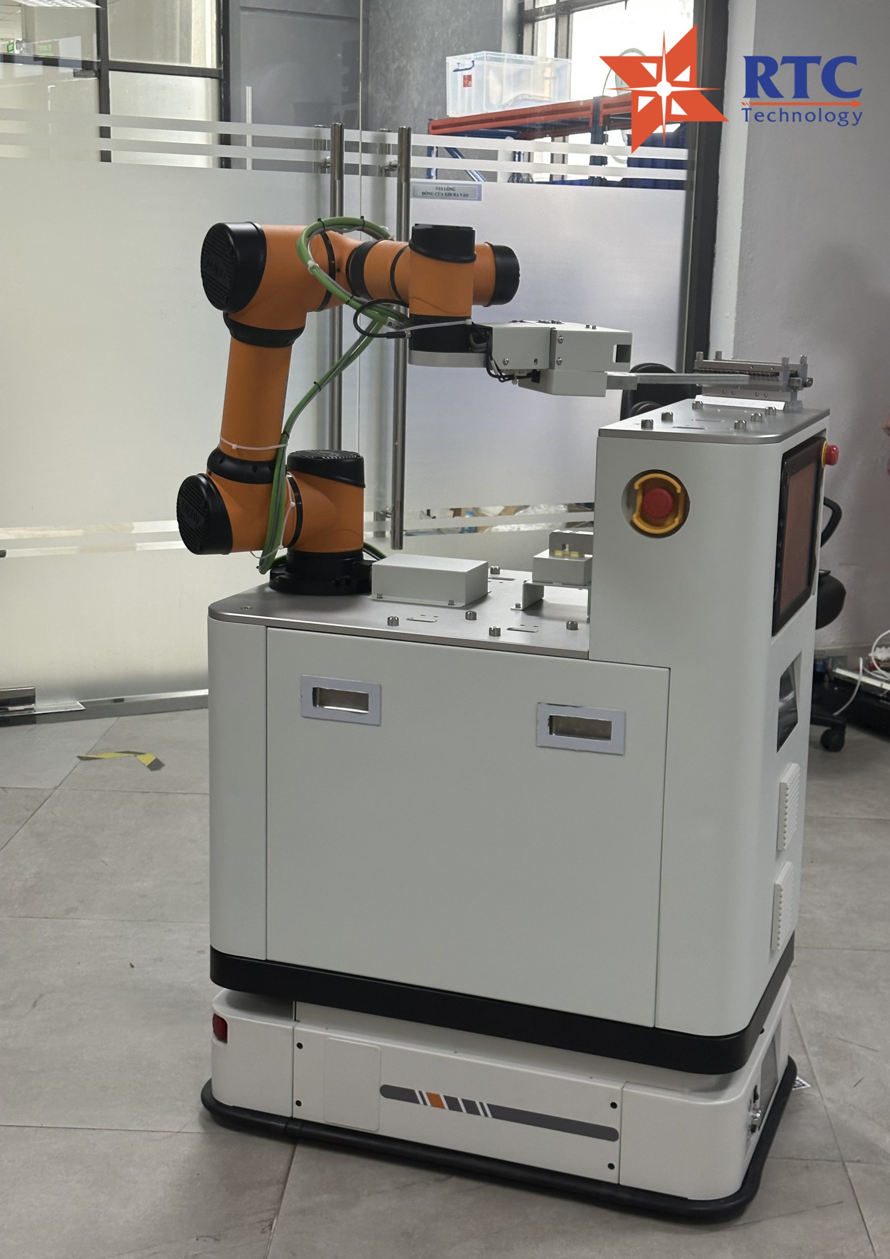 Lợi ích Của Việc Sử Dụng Agv Kết Hợp Với Cobot Trong Nhà Máy